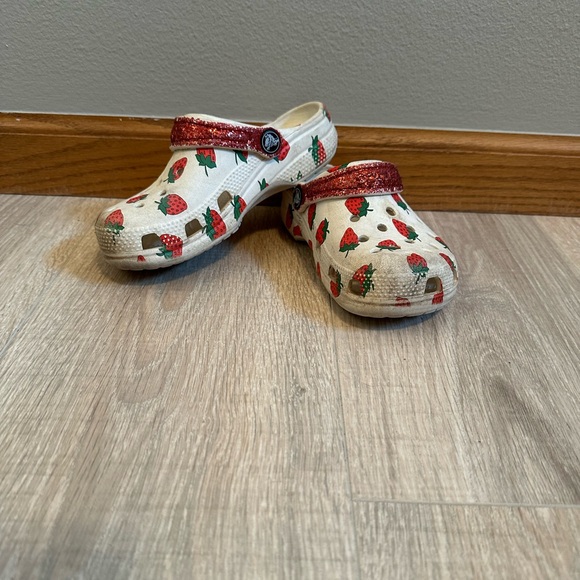 CROCS | Shoes | Crocs Strawberry Shoes | Poshmark